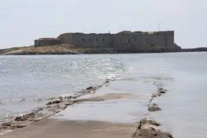 Fort Ile de Raz - The Natural Navigator