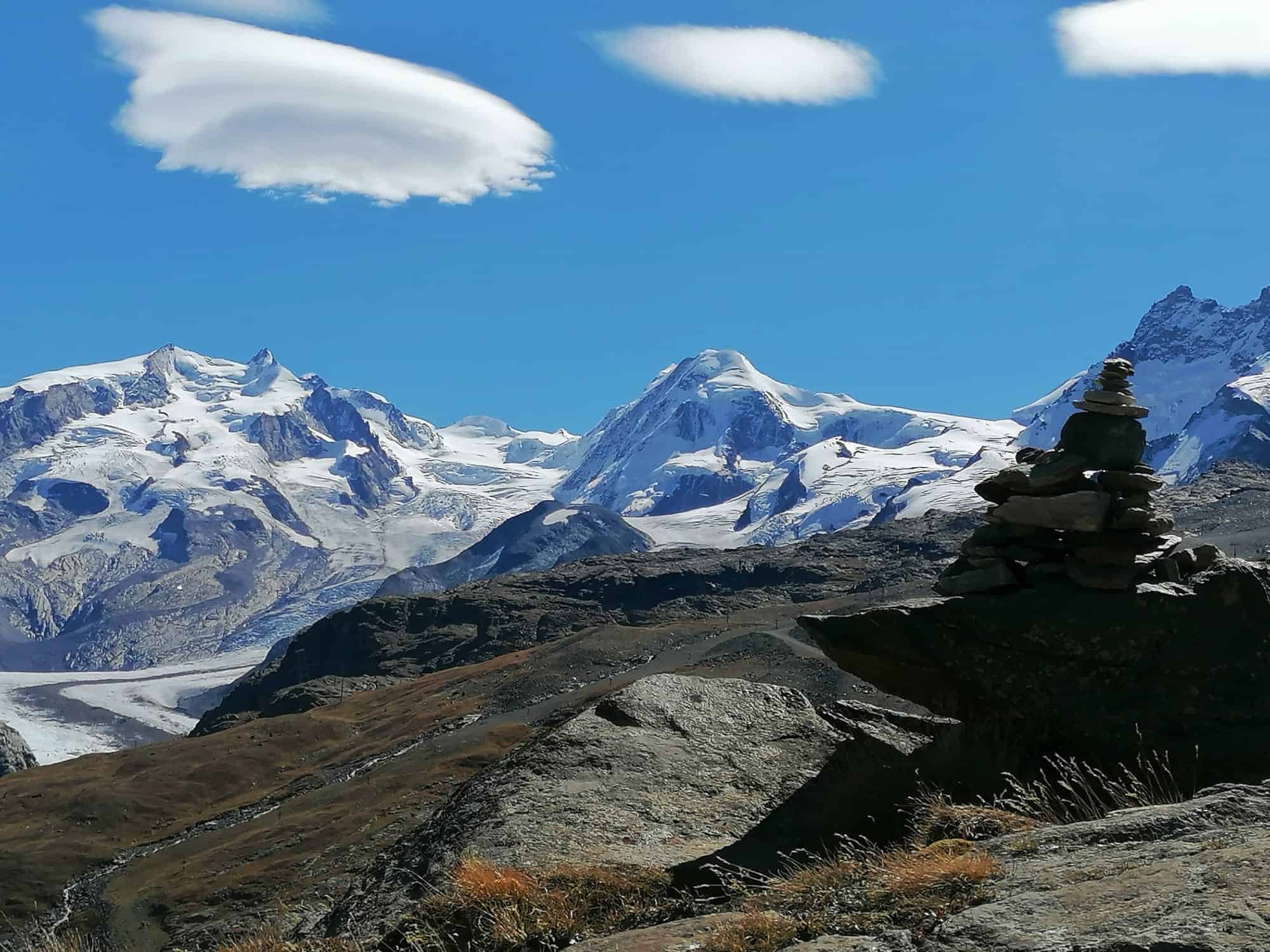 What are Lens Clouds? (Altocumulus lenticularis) - The Natural Navigator